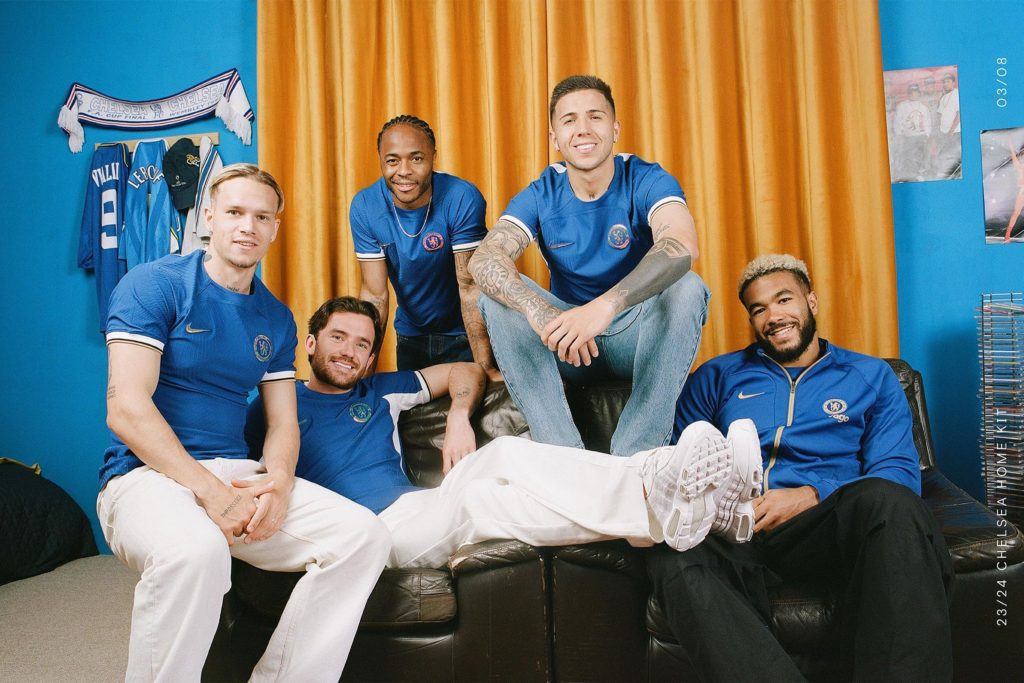 Com inspiração no título europeu de 97/98, Chelsea lança seu uniforme ...