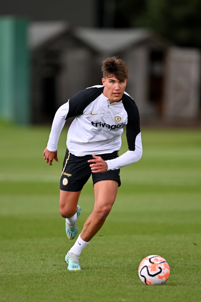 Galeria: Elenco do Chelsea se reapresenta em Cobham para a pré ...