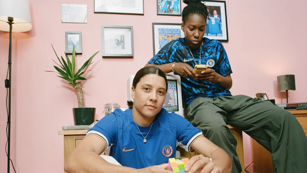 Com inspiração no título europeu de 97/98, Chelsea lança seu uniforme ...
