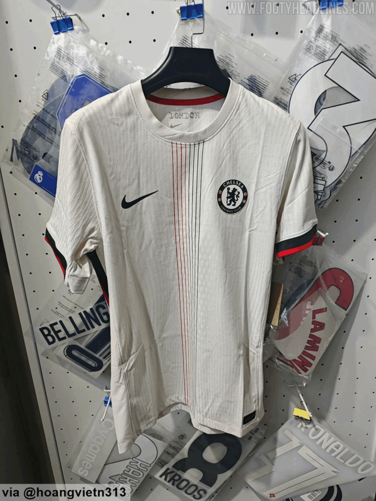 Site vaza imagens dos uniformes "home" e "away" do Chelsea para a ...