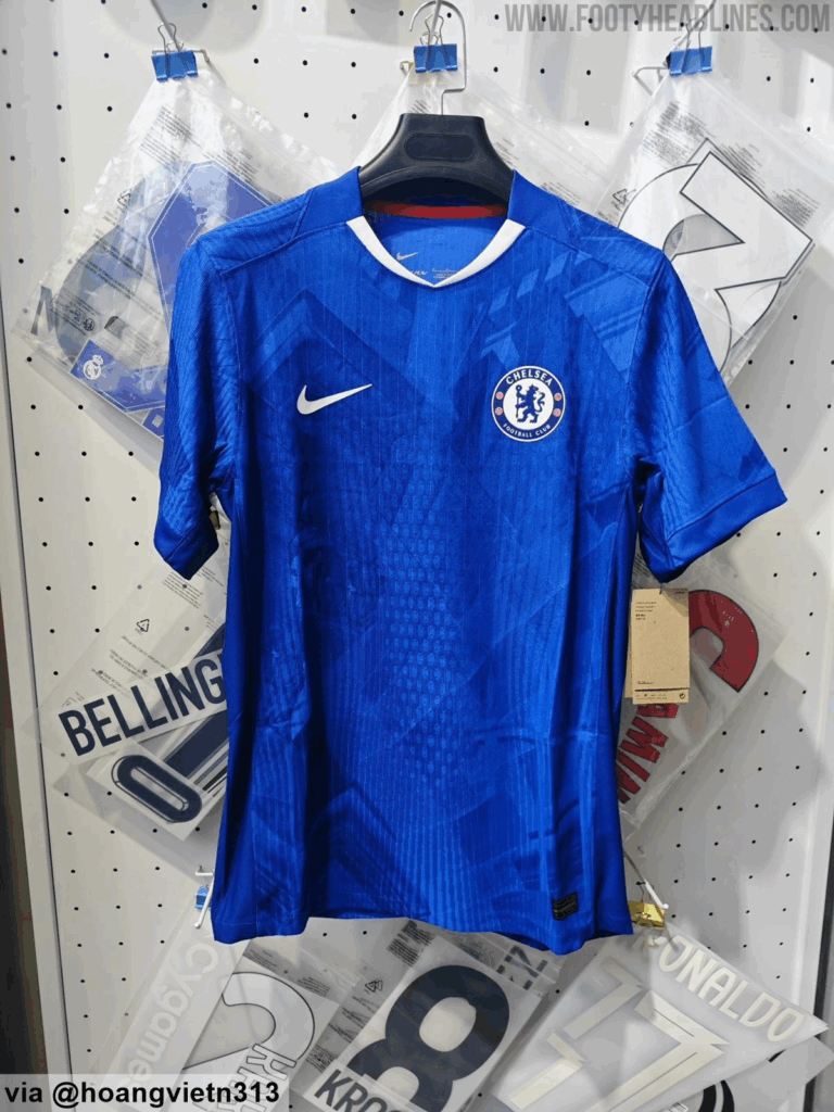Site vaza imagens dos uniformes "home" e "away" do Chelsea para a ...