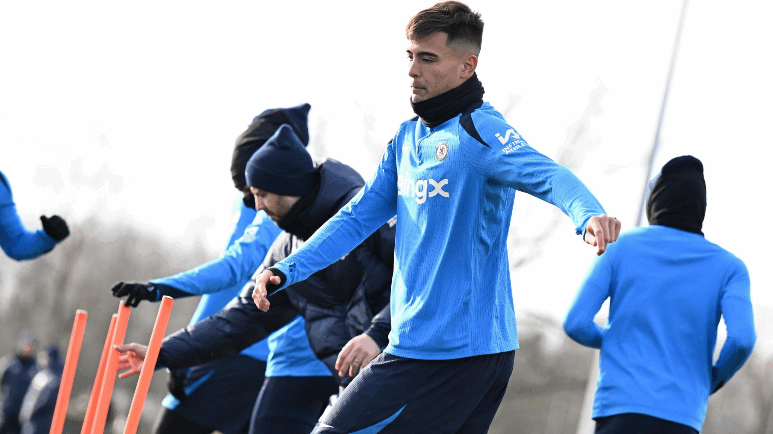 Chelsea empresta Aaron Anselmino para o Borussia Dortmund por uma ...