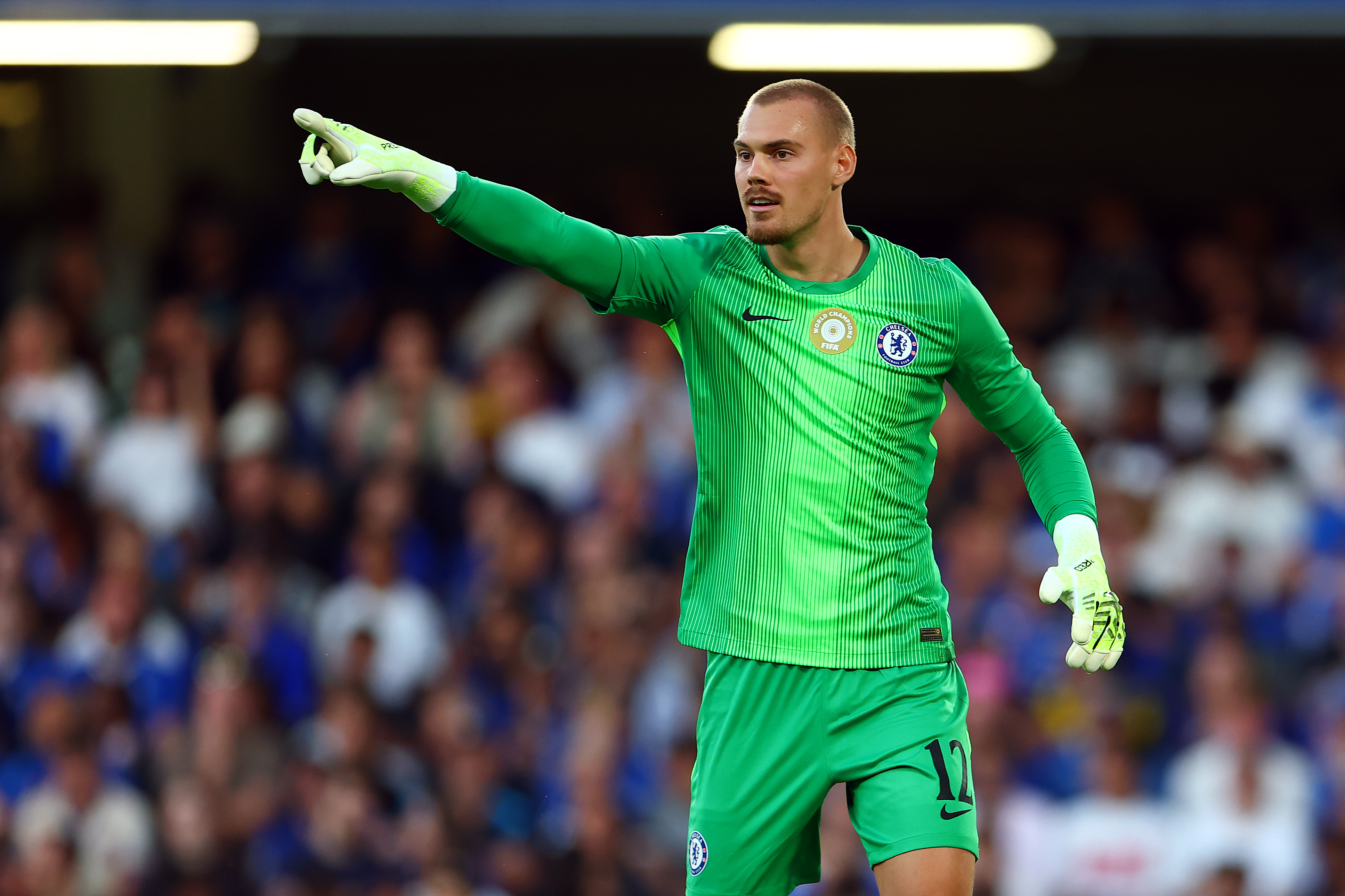 Sem muito espaço no Chelsea, Filip Jorgensen considera uma saída do ...